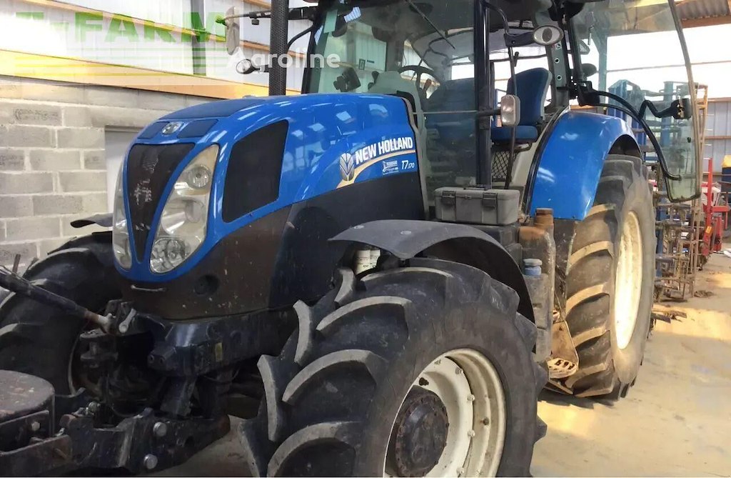 New Holland t7 170 traktor točkaš