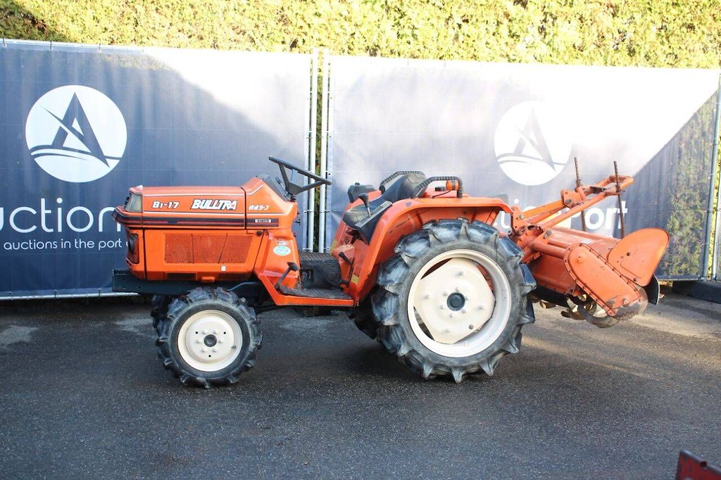 Prodaje se Kubota B1-17 Bulltra traktor točkaš na aukciji