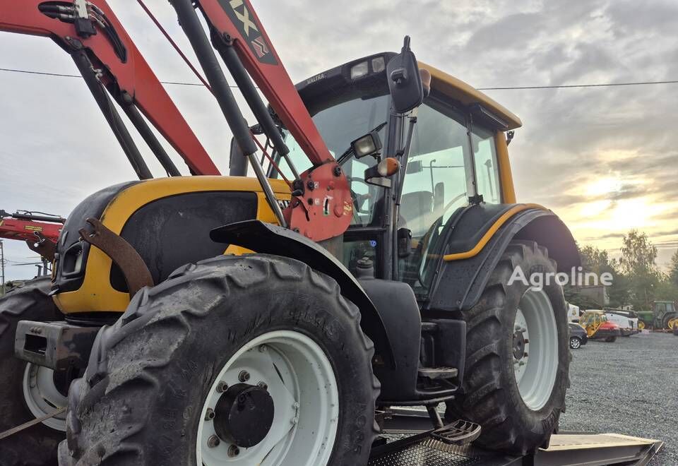 Valtra n 82 silnik Sisu/Fendt z ładowaczem Mailleuxa i Łyżką traktor točkaš