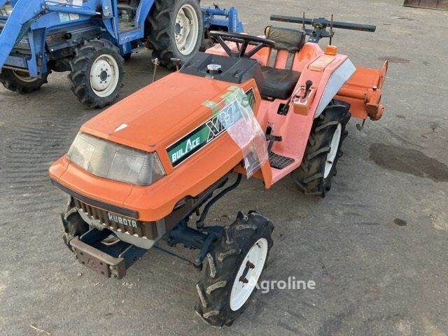 Kubota TRACTOR(Kubota) mototraktor