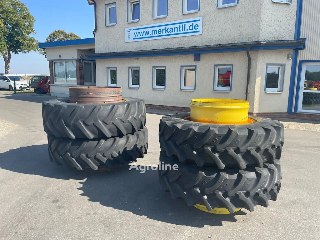 John Deere John Deere Zwillingsbereifung 460/85R34 & 20.8R42 točak