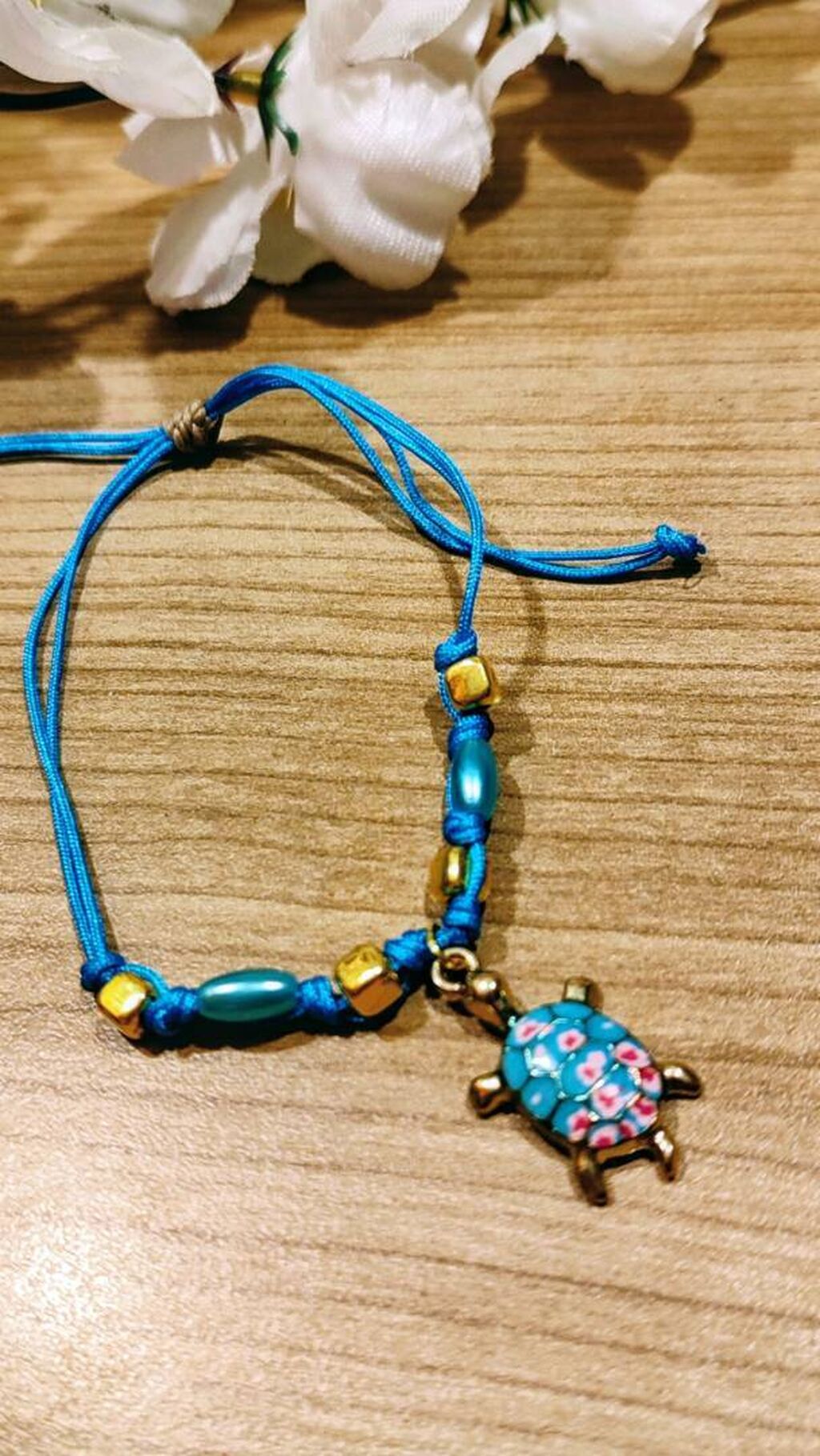 Narukvica sa priveskom, Handmade