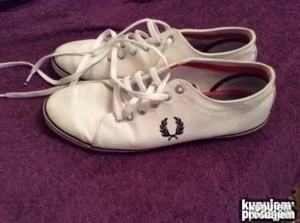 Original Fred Perry patike 42 Prakticno nove bez tragova nosenja