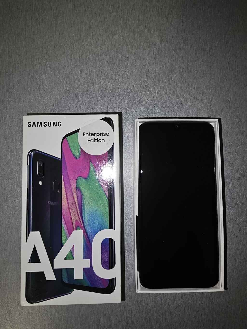 Samsung Galaxy A40, bоја - Crna