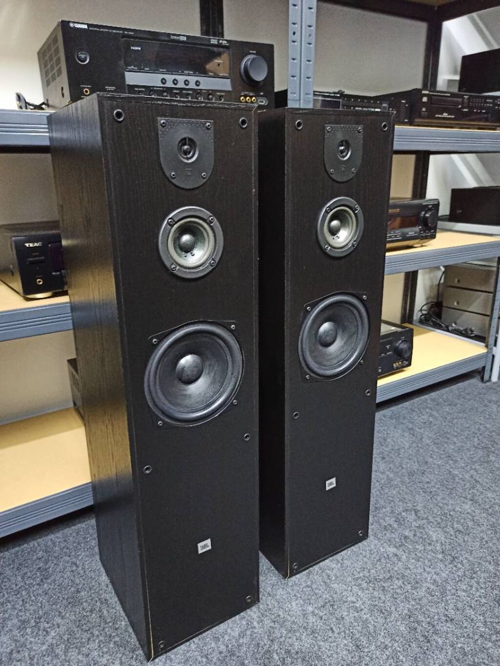 Jbl MK 1000 Hi-fi podnostojeci zvucnici Type: 3 way, 3 driver