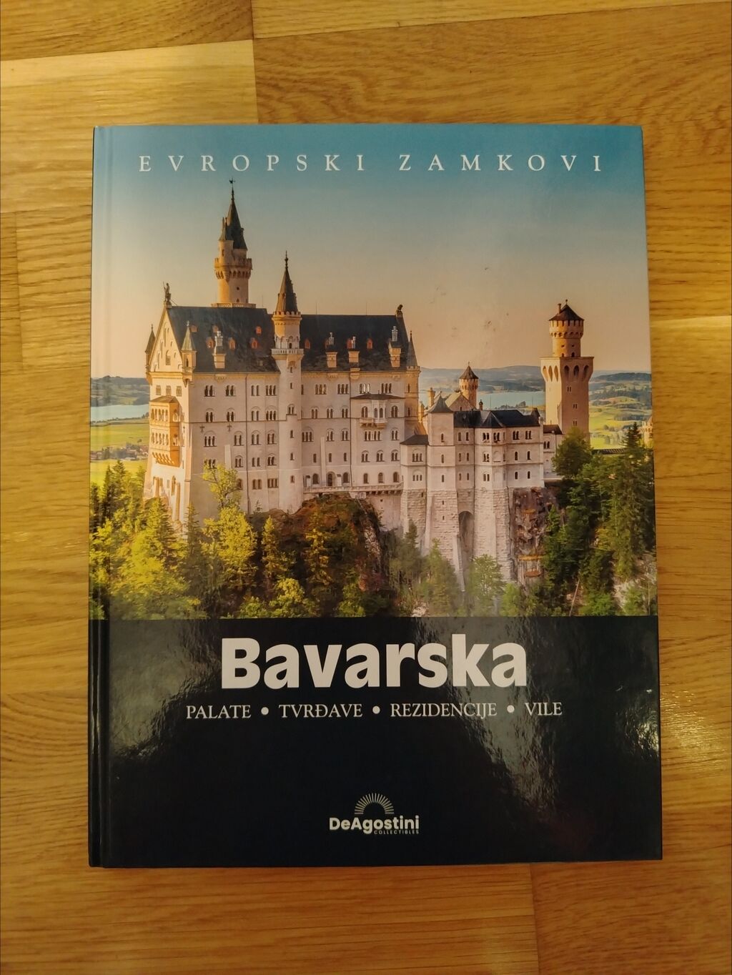 Knjiga je nova, samo celofan skinut.Evropski zamkovi-Bavarska