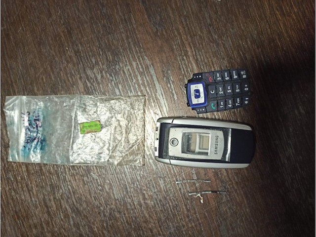 samsung e700 maska nova kao sa slika