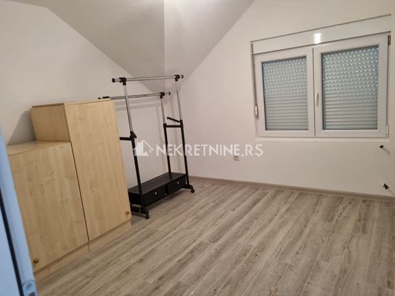 Renovirana porodična kuća 145m² sa velikim placem – miran deo Velike Župe