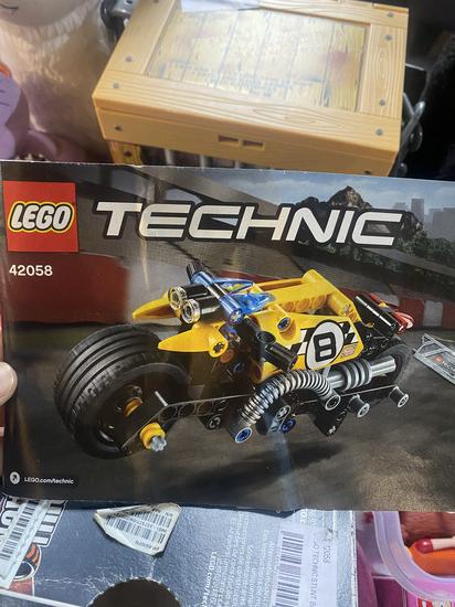 Lego TECHNIC motor broj 42058