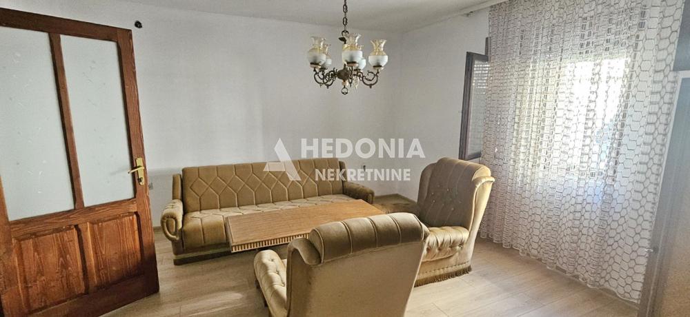 Gradska bolnica, kuća, 2.0, prazna, useljiva ID#10286 450 €