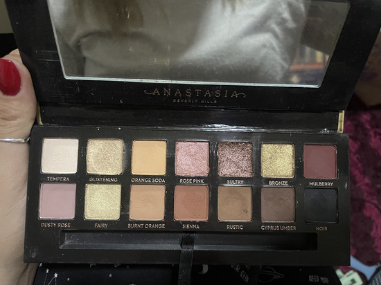 Anastasia beverly hills soft glam original