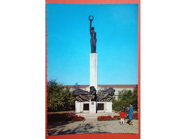KRAGUJEVAC -SPOMENIK PALIM ŠUMADINCIMA..ČISTA