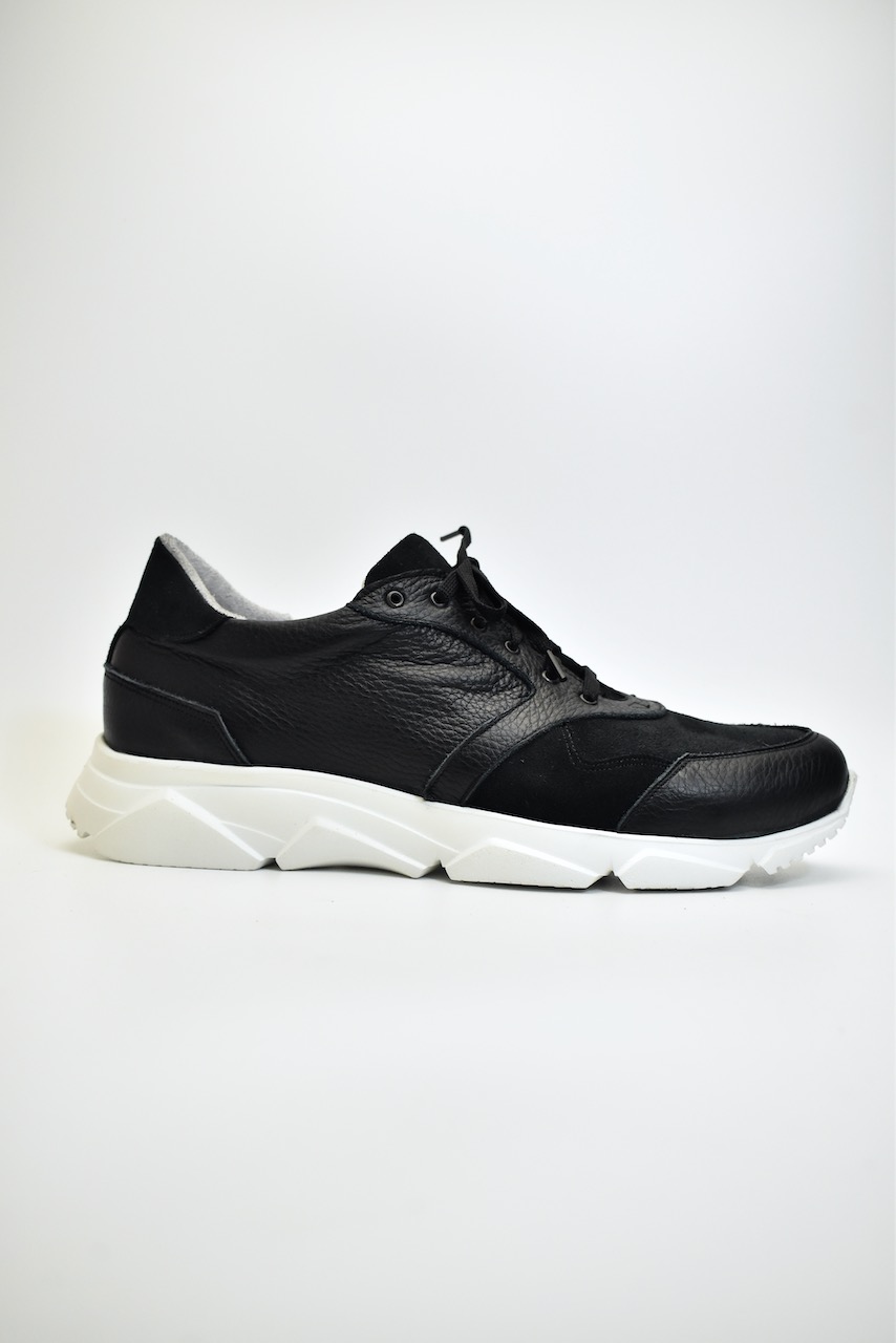 SNEAKER 1 – Black