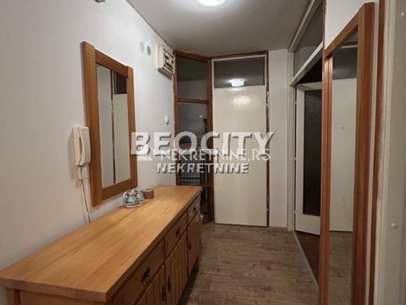 Novi Sad, Liman 3, Bulevar Cara Lazara, 2.0, 50m2, 300EUR