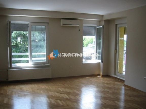 Zvezdara, Denkova bašta, 3.0 stan, 80m2, 750 EUR, ID 52751