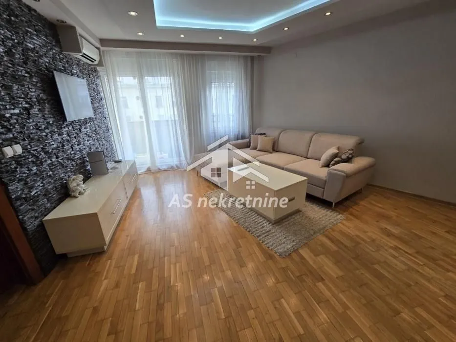 Izdavanje, dvosoban stan, 62m², Stari Grad, Beograd