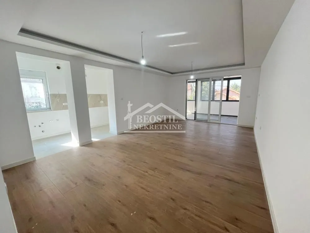 Prodaja, četvorosoban stan, 83m², Centar, Smederevo