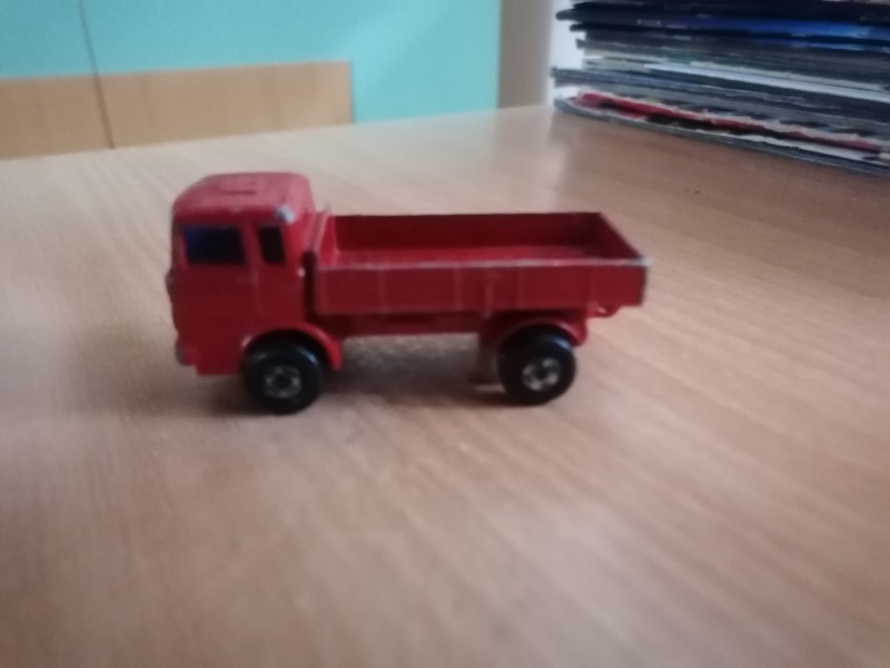 MATCHBOX - KAMION MERCEDES TRUC