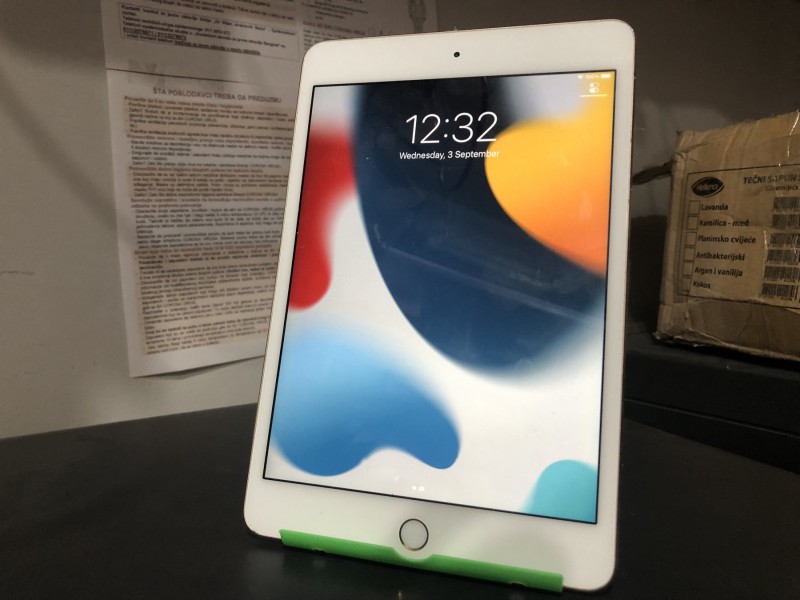 iPad mini 4th 64GB Gold br.G35
