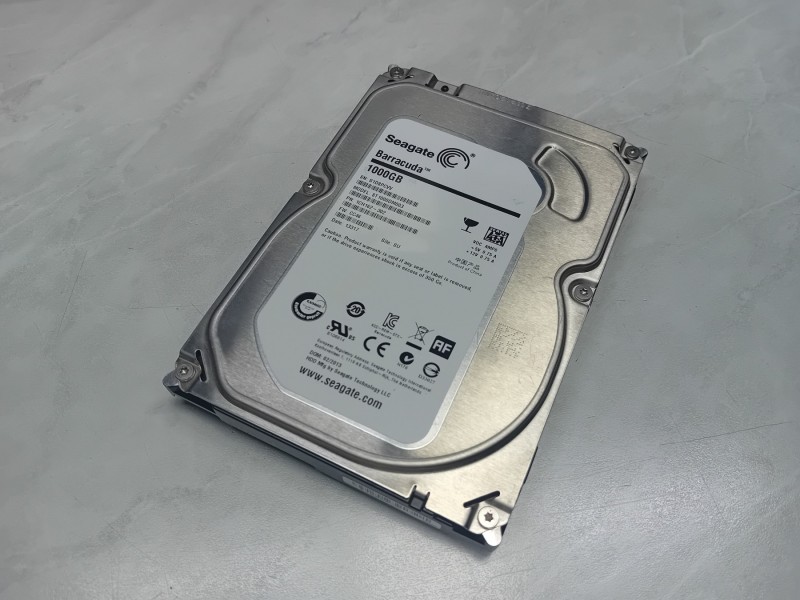hard disk 1tb seagate sataIII ispravan