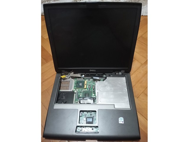 Dell latitude D520 delovi