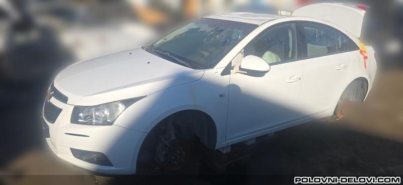 Chevrolet Cruze J 300 Kompletan Auto U Delovima