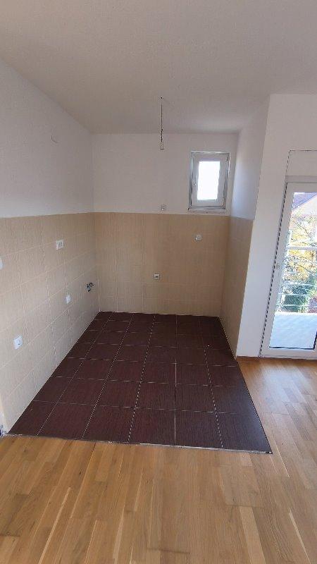 Trosoban stan na prodaju, 52m2, 91.000€