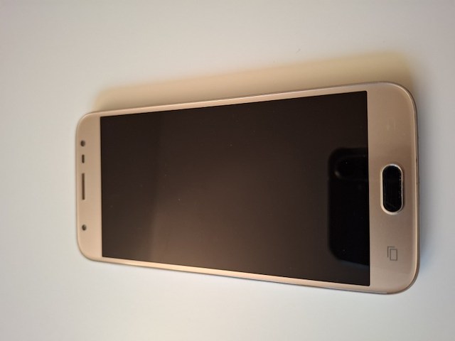 Mobilni telefon Samsung Galaxy J3