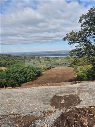 Plac u Slankamenačkim vinogradima sa pogledom