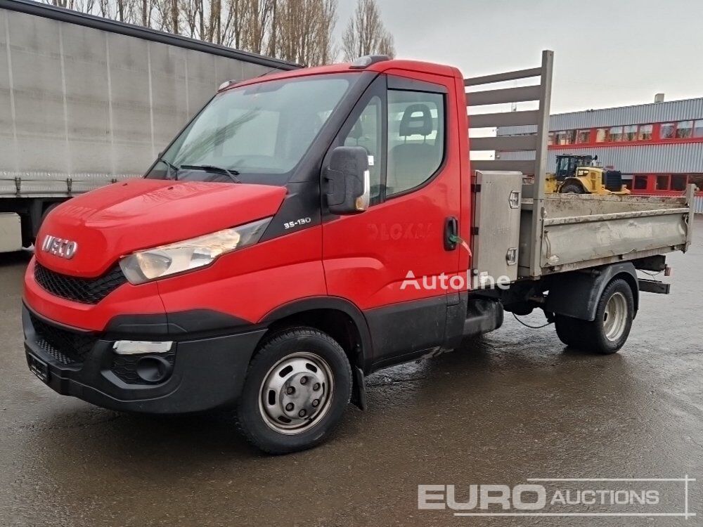 Prodaje se IVECO Van Pick-Up kamion s ravnom platformom na aukciji