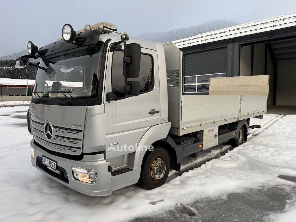 Prodaje se Mercedes-Benz ATEGO 818 kamion s ravnom platformom na aukciji