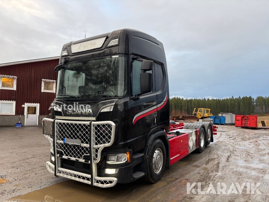 Prodaje se Scania R730B6X2*4NB kamion šasija na aukciji
