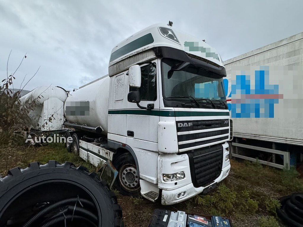 DAF XF510 Bulkbil m/ tipp vozilo za stočnu hranu