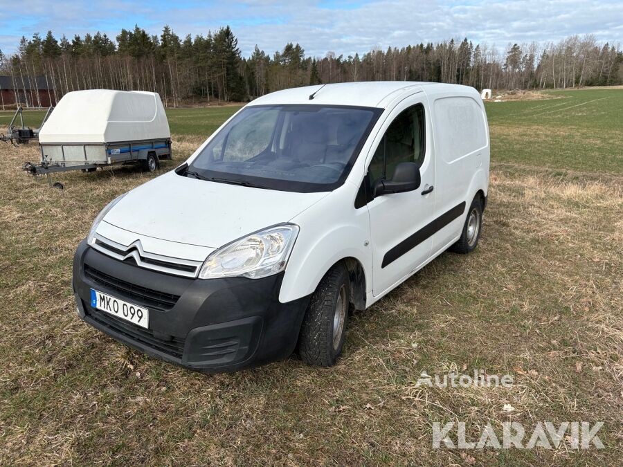 Prodaje se Citroen Berlingo laki furgon na aukciji
