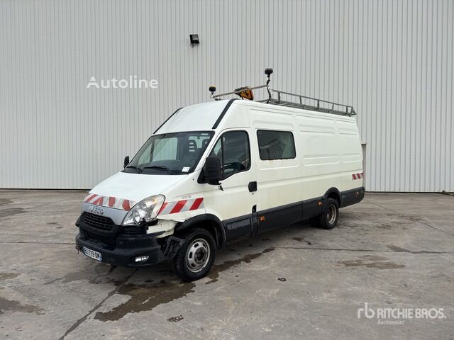 Prodaje se IVECO Daily minibus furgon na aukciji