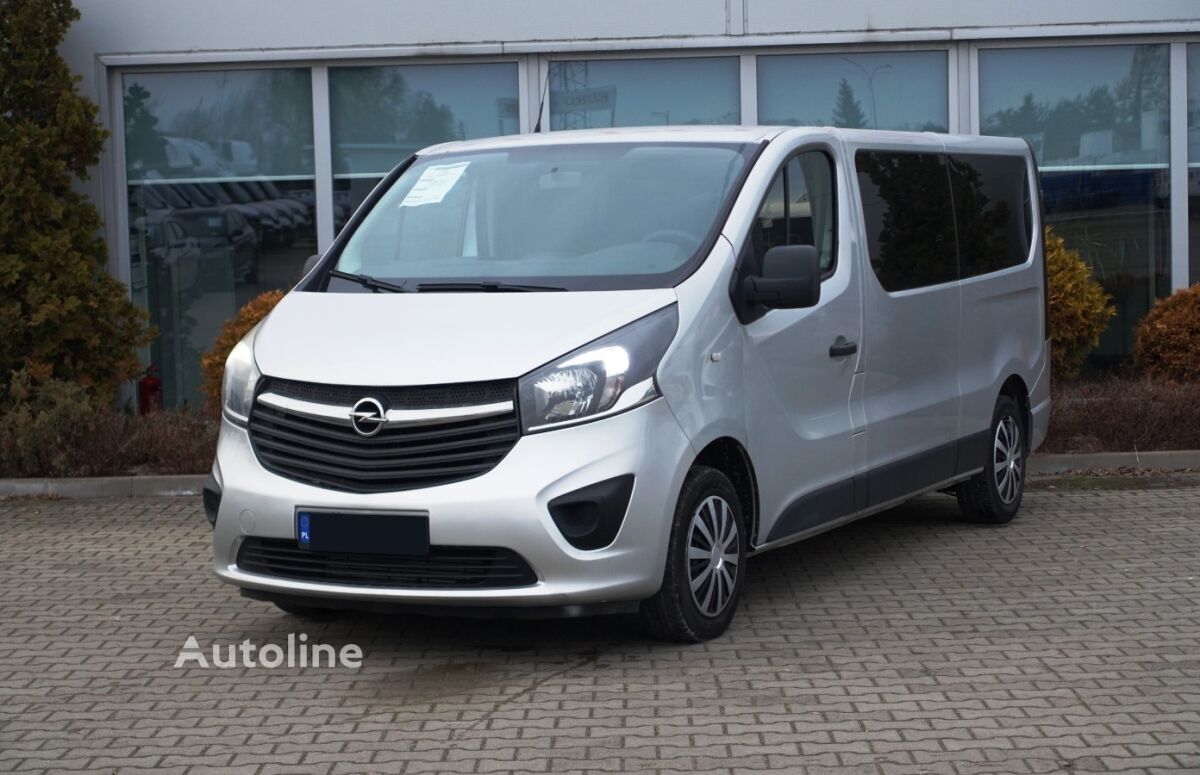 Opel Vivaro putnički minibus