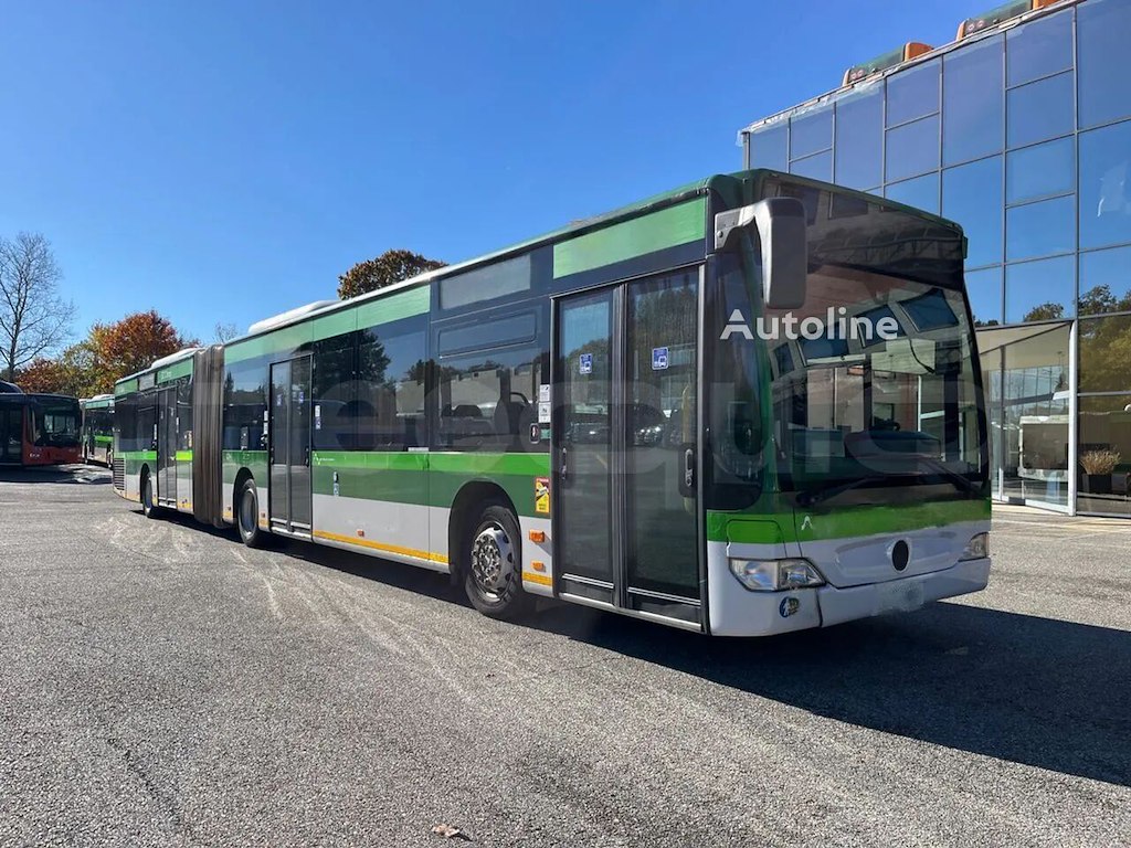 Prodaje se Mercedes-Benz O 530 zglobni autobus na aukciji