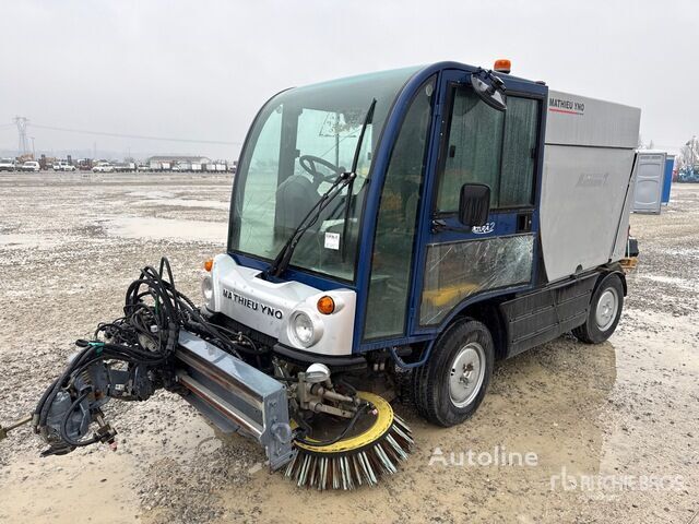 Prodaje se Mathieu Azura vozilo za čišćenje ulica na aukciji
