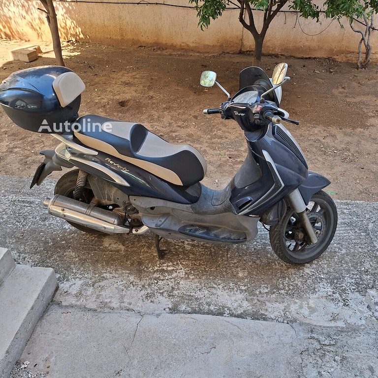 Piaggio Beverly tourer skuter