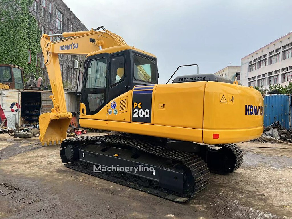 Komatsu PC200-7 bager guseničar