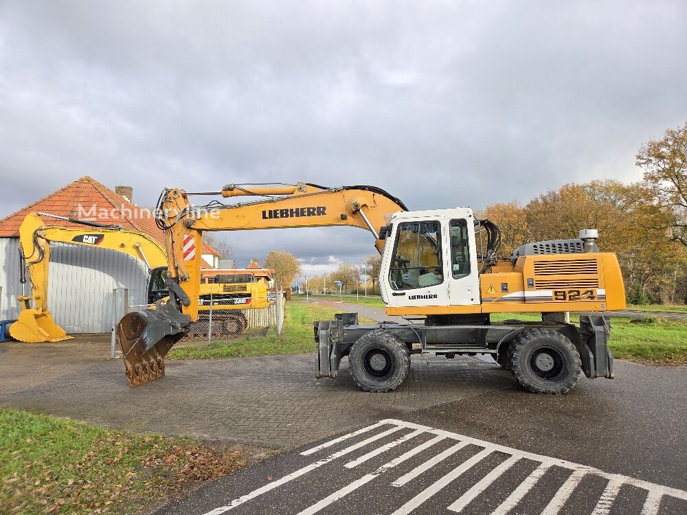 Liebherr A924B bager točkaš