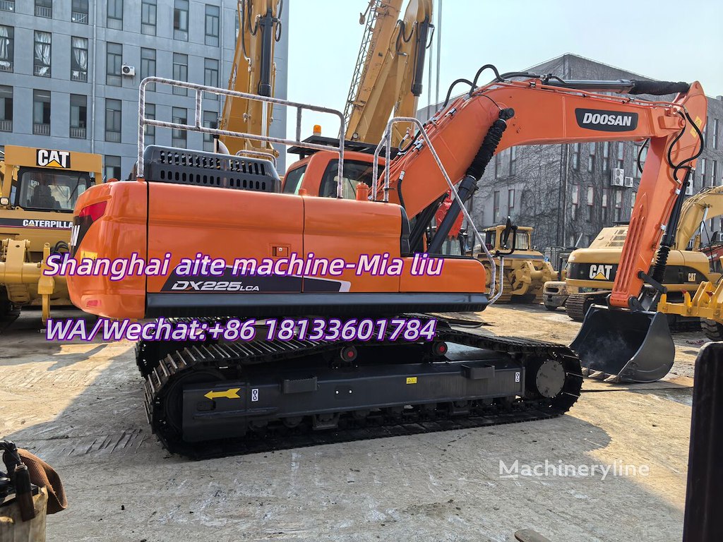 Doosan DX225LCA bager guseničar