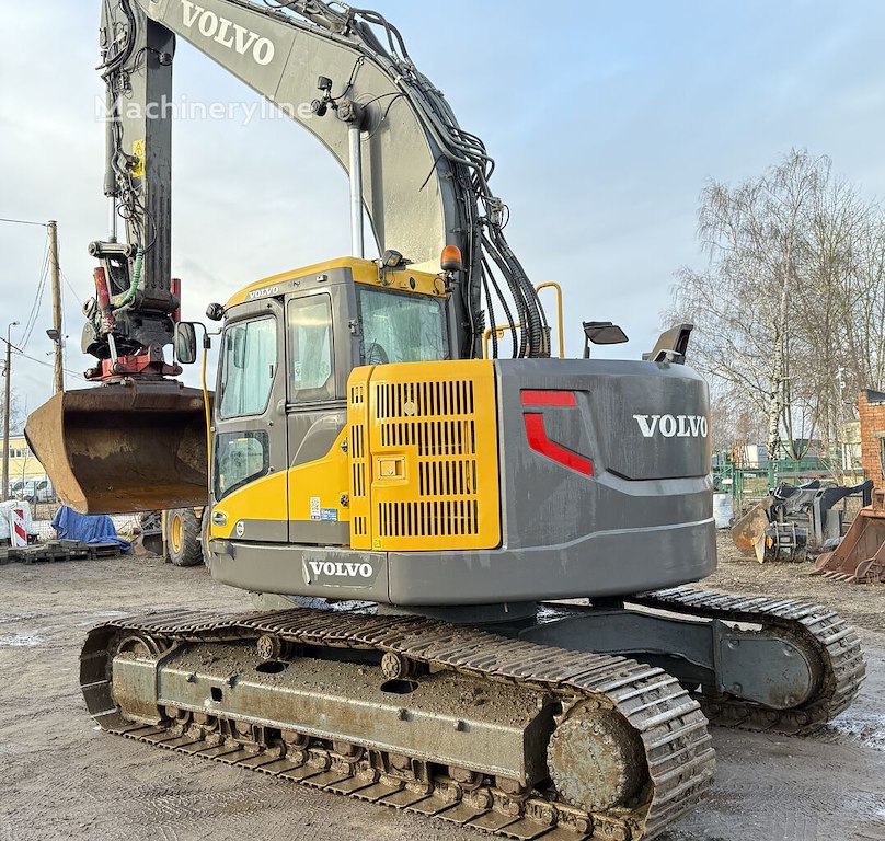 Volvo ECR235 bager guseničar