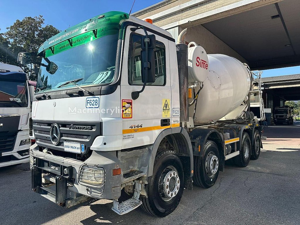 Mercedes-Benz Actros 4144 kamion s mešalicom za beton