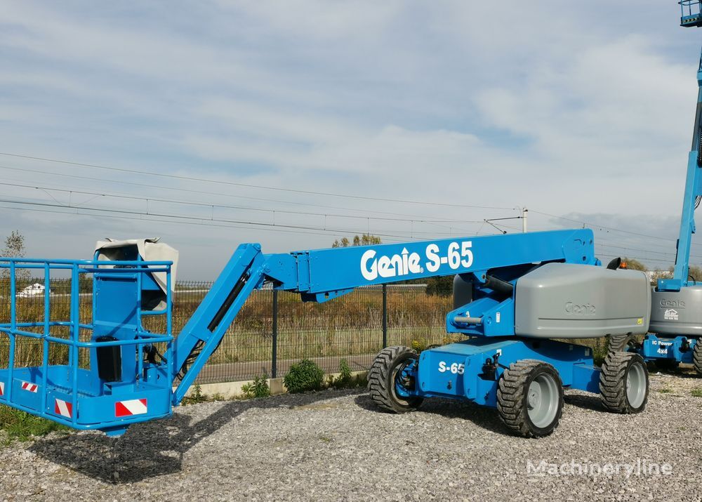 Genie S 65 teleskopska dizalica