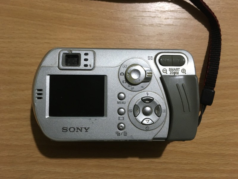 * SONY * Model DSC - P32 - retro