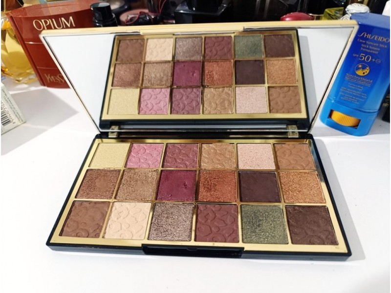 REVOLUTION Courage Wild Animal palette
