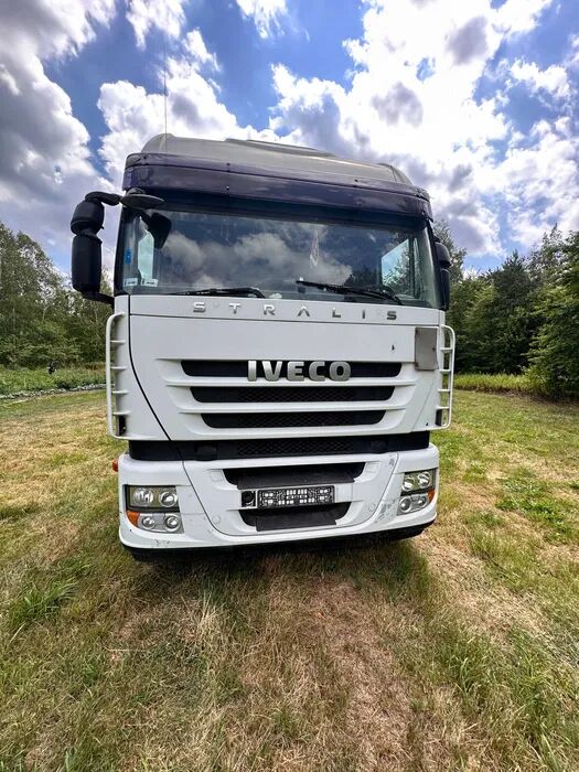 IVECO Stralis 450 tegljač