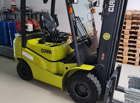 Teleskopski manipulator CLARK GTX 25L Nisko radno vreme