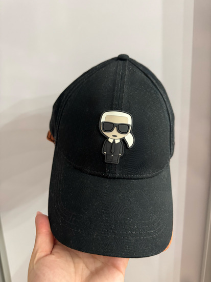 Karl Lagerfeld kacket